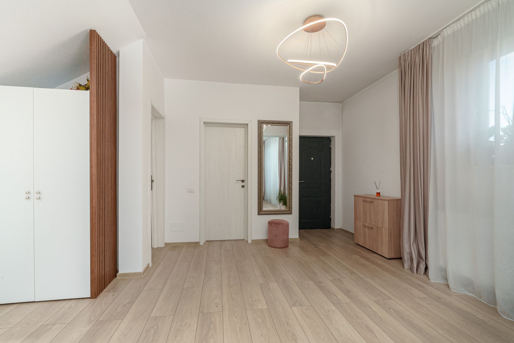 ACASA e acolo unde e iubire - Daniel Dobre