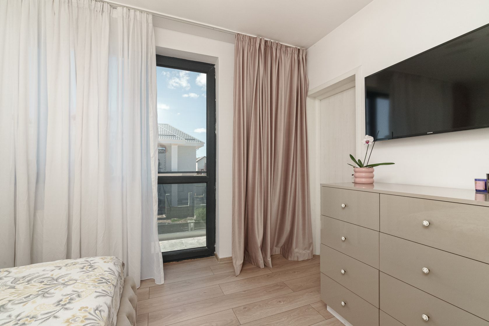 ACASA e acolo unde e iubire - Daniel Dobre